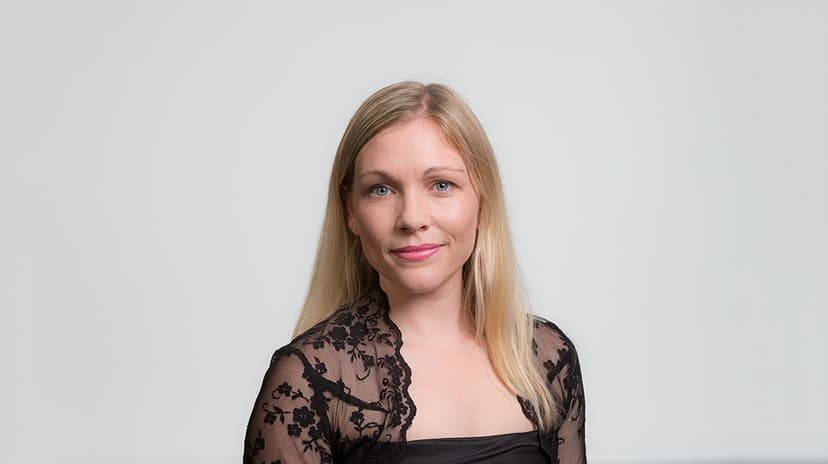 Meet NZSO Section Principal Violist and featured artist Julia Joyce ...